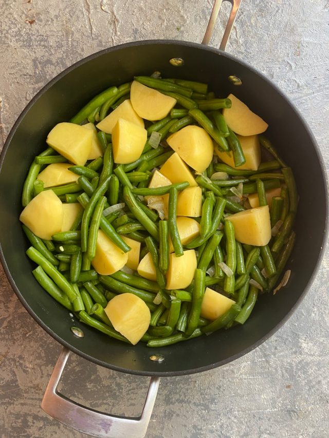 Stewed Green Beans with Potatoes and Tomatoes - May I Have That Recipe?