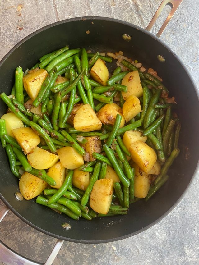 Stewed Green Beans with Potatoes and Tomatoes - May I Have That Recipe?